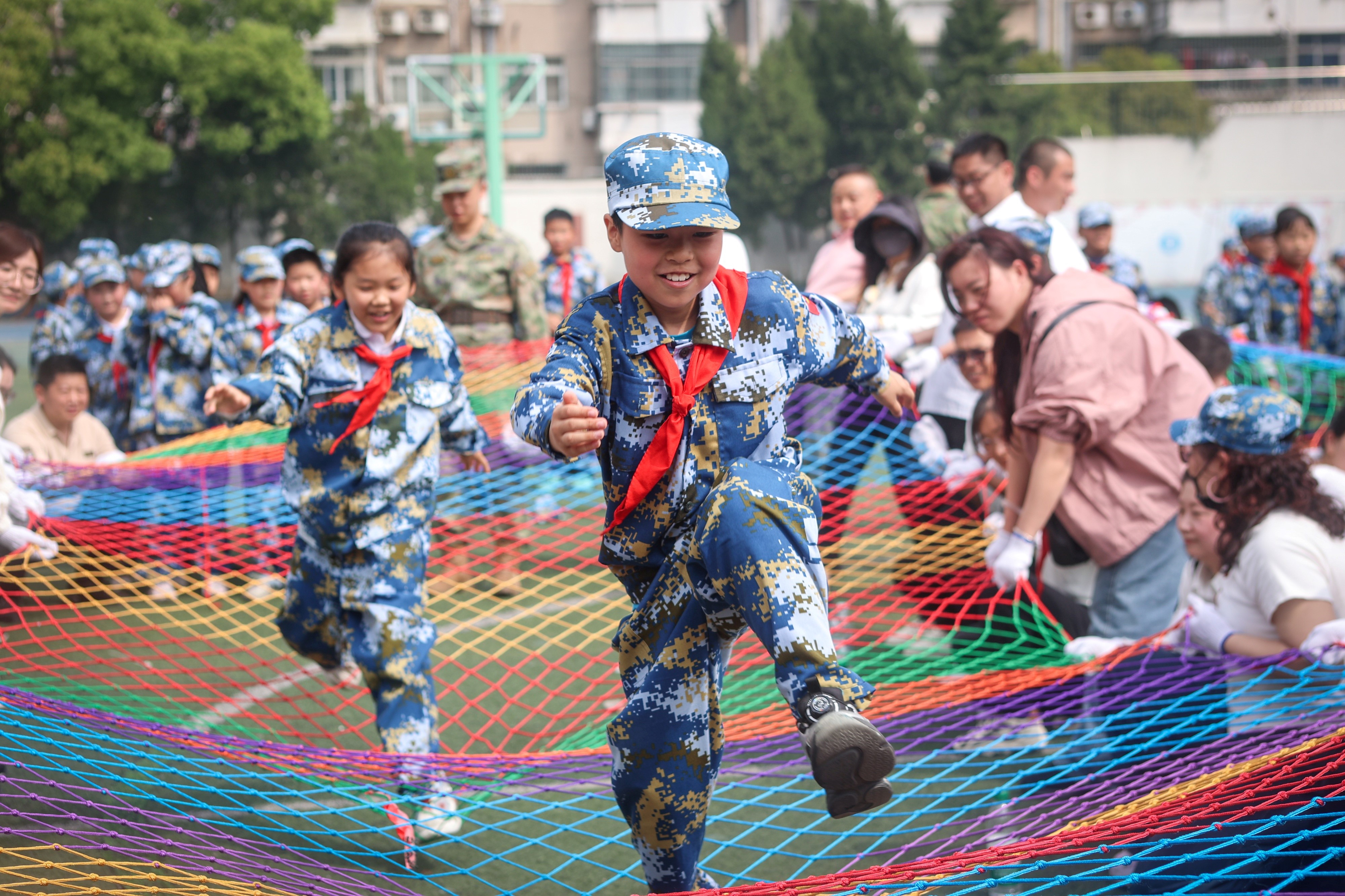 南京市扬子第三小学举办“筑梦拾光 强国有我”十岁成长礼_新华网江苏频道